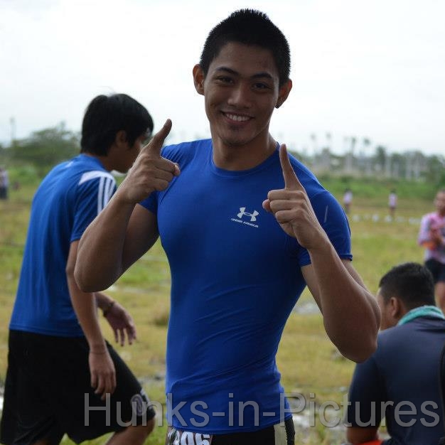 Hunks in Pictures: Cosmo Bachelor 2013 Keim Lumampao