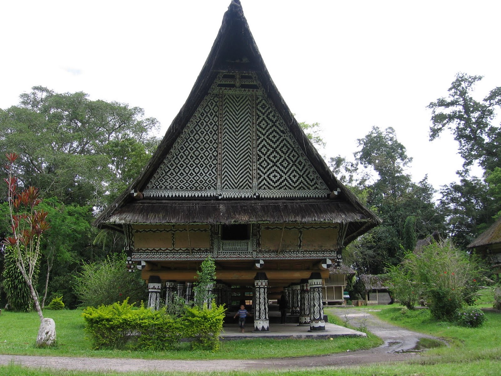 HansYose: Rumah Adat Simalungun