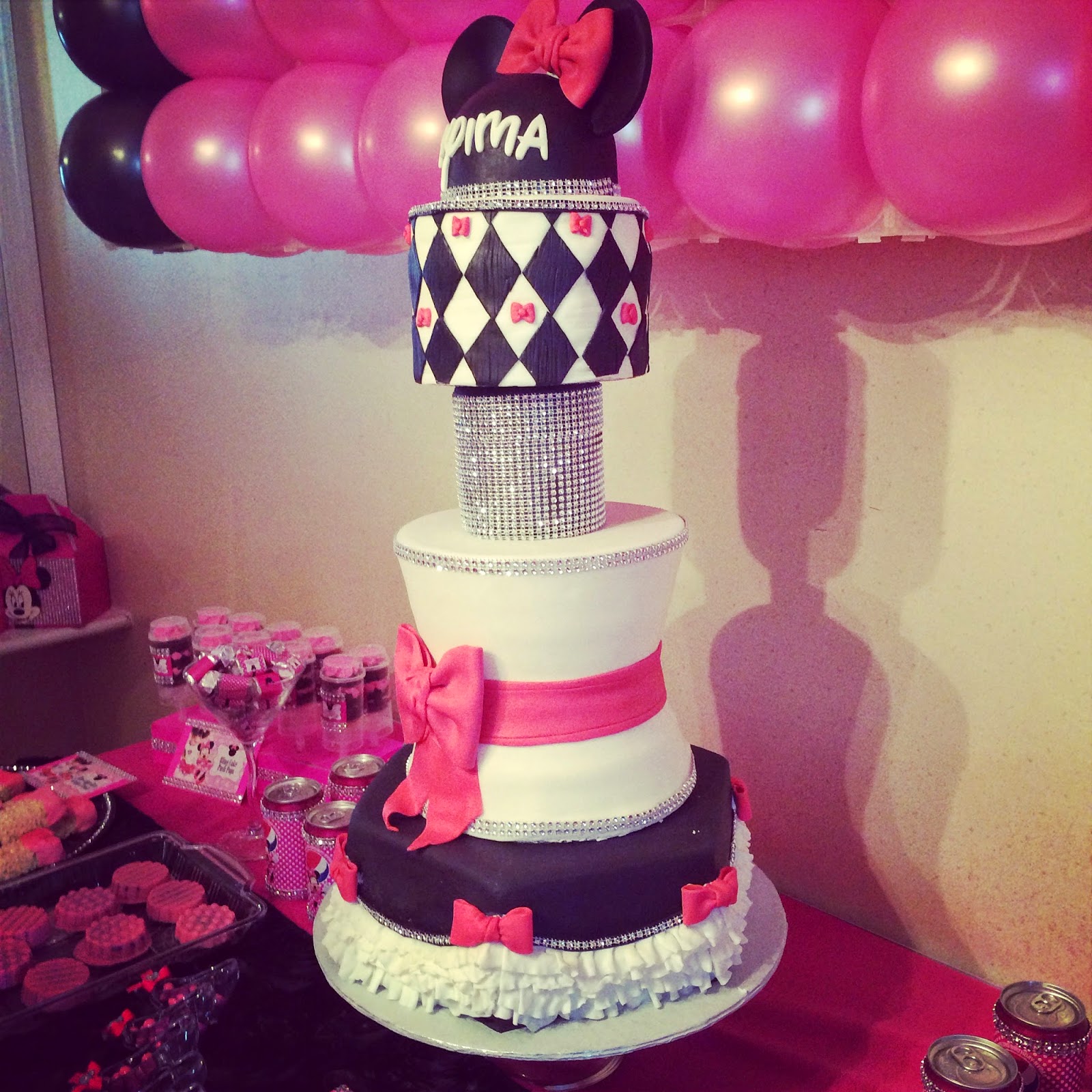 Dainty Paperie: Minnie Mouse Bow-Dazzling Bow-tique