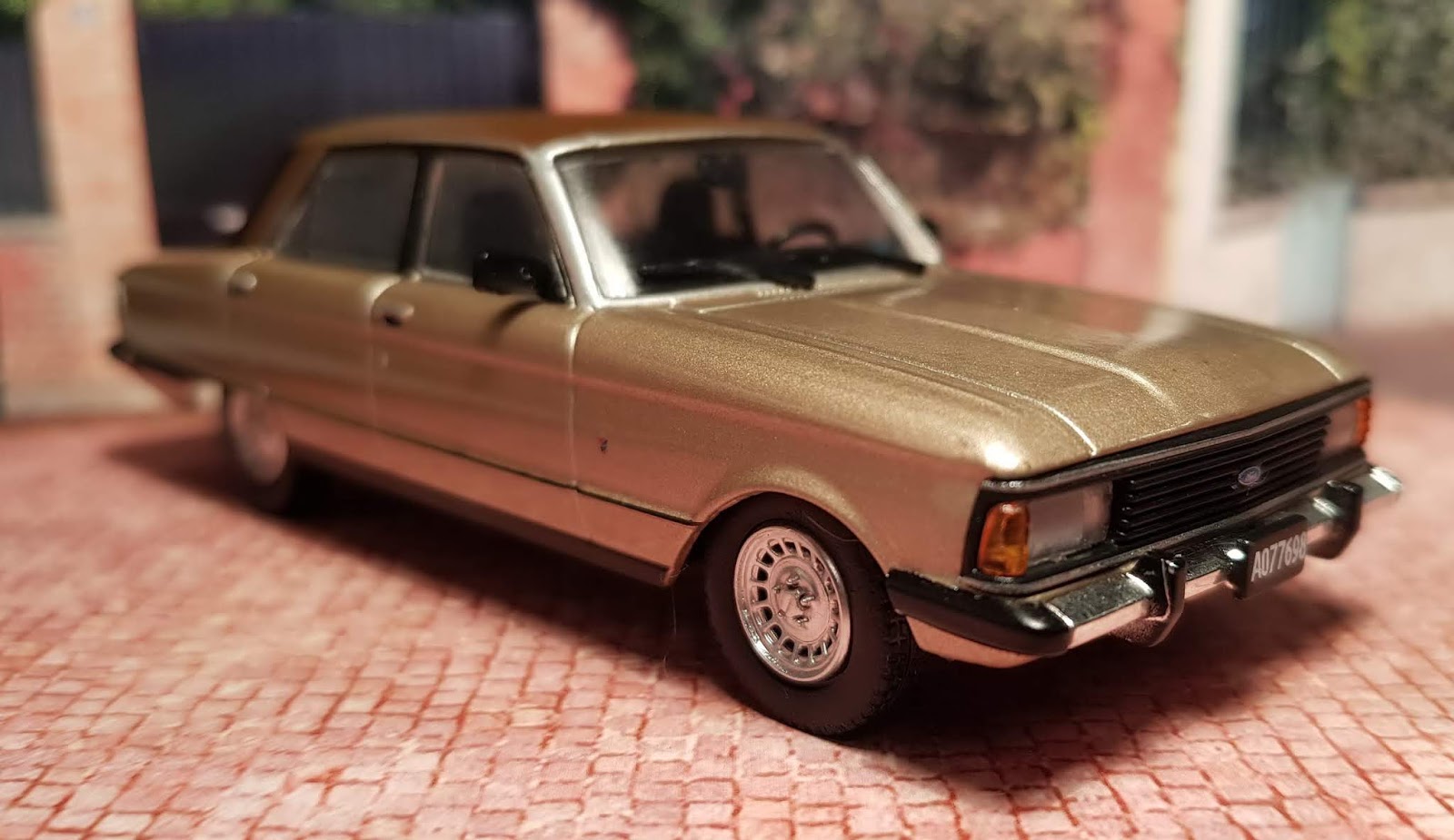 RetroAutosEnEscala: FORD FALCON GHIA (1982)