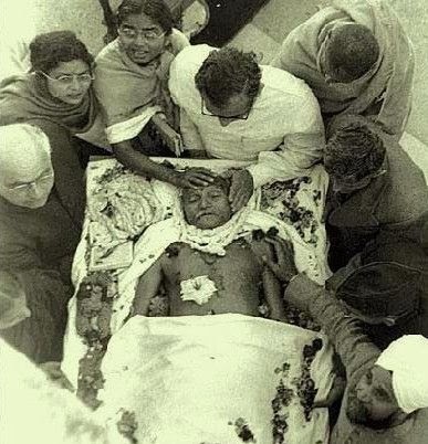 HISTORY: LIFE OF MAHATMA GANDHI