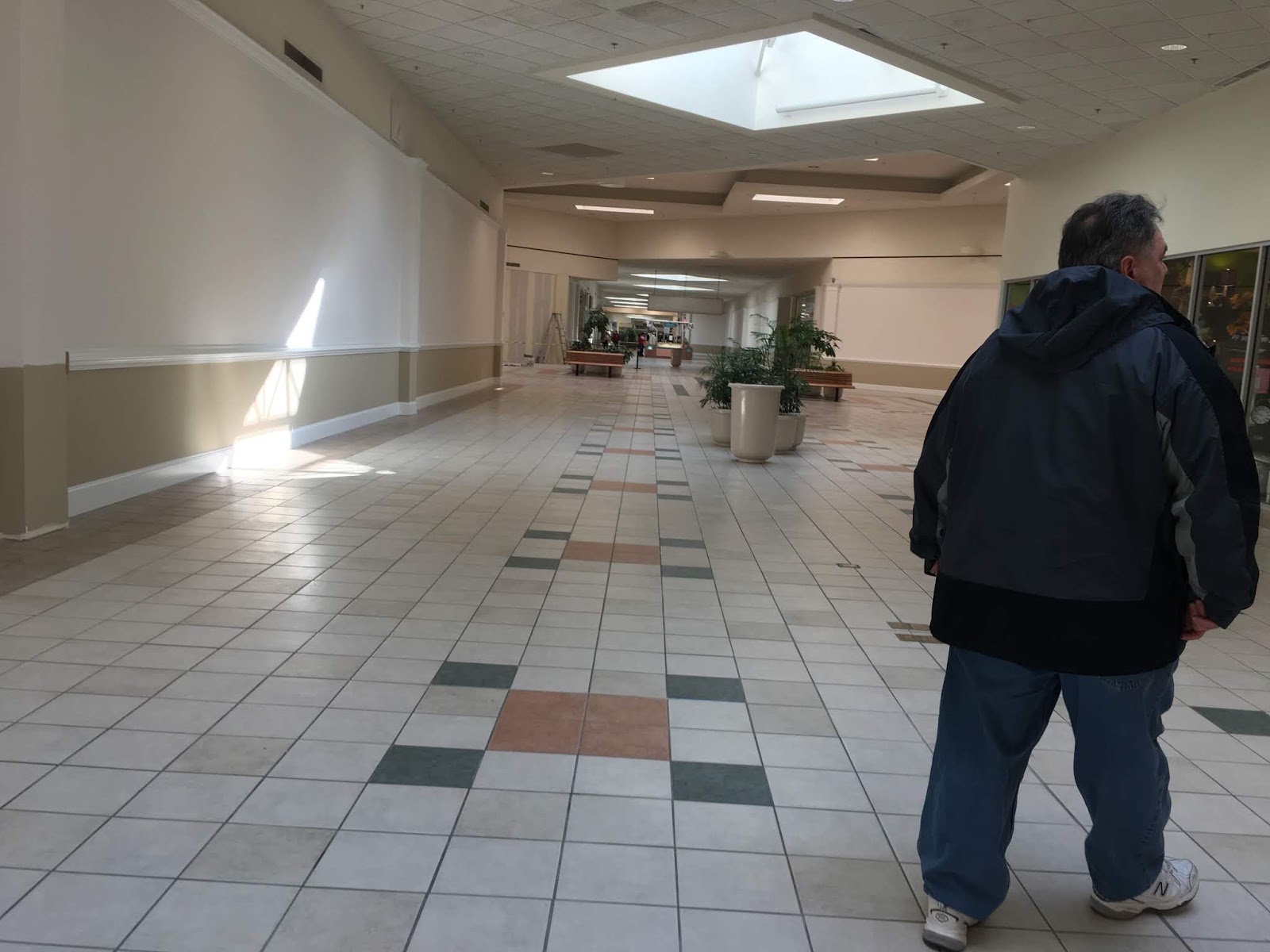 Midwest Retail: Regency Mall, Racine Wisconsin