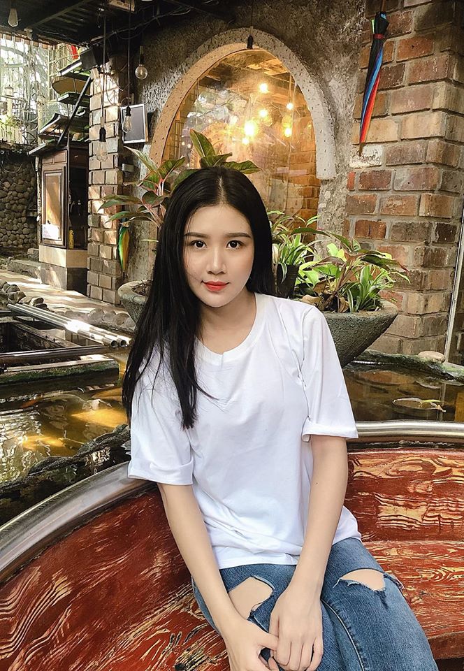 Hoàng Uyên - Ở nhà làm rẫy làm nương,ko ngờ lên ảnh dễ thương thế này | Dân 47 - Website Giải ...