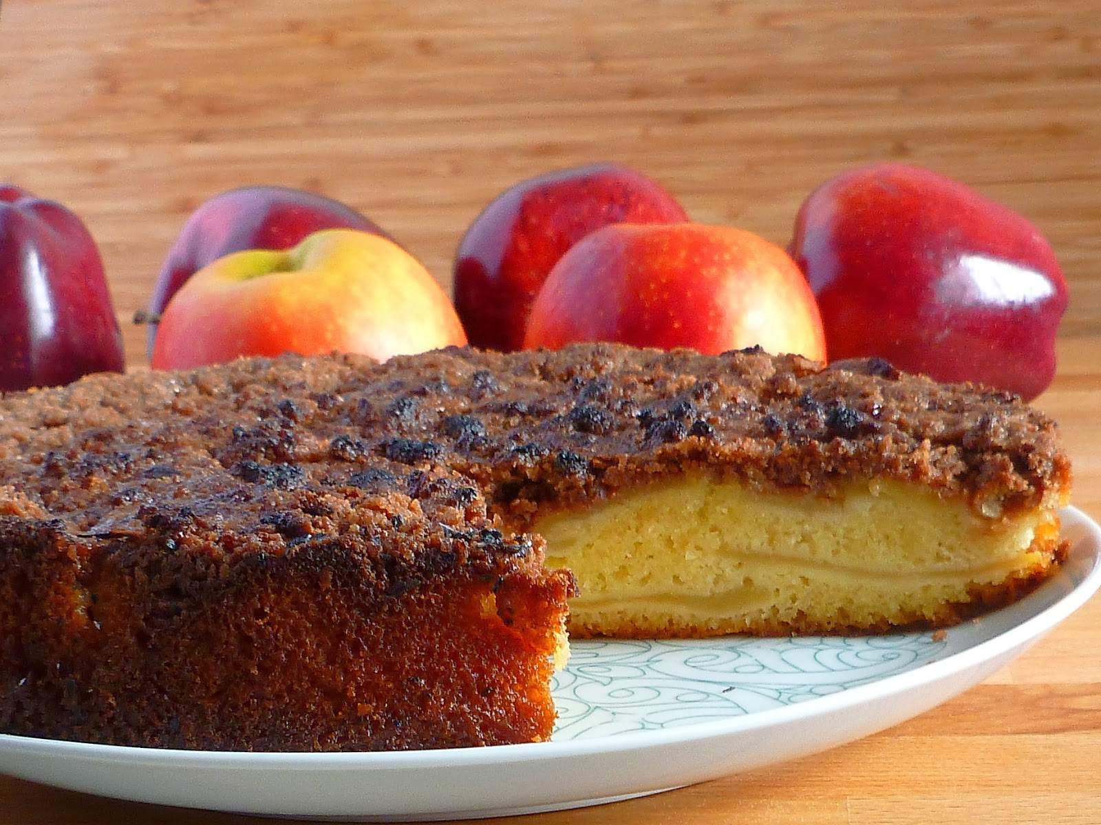 Pastel alemán de manzana cubierto de streusel