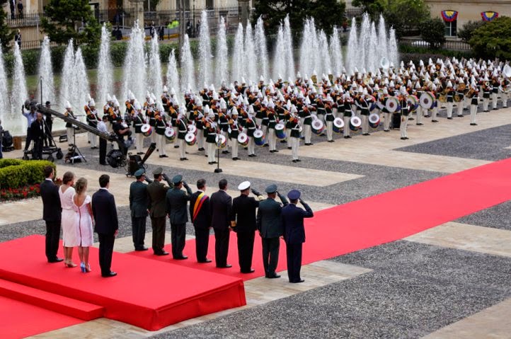 HISTORIA DEL PROTOCOLO Y LA ETIQUETA