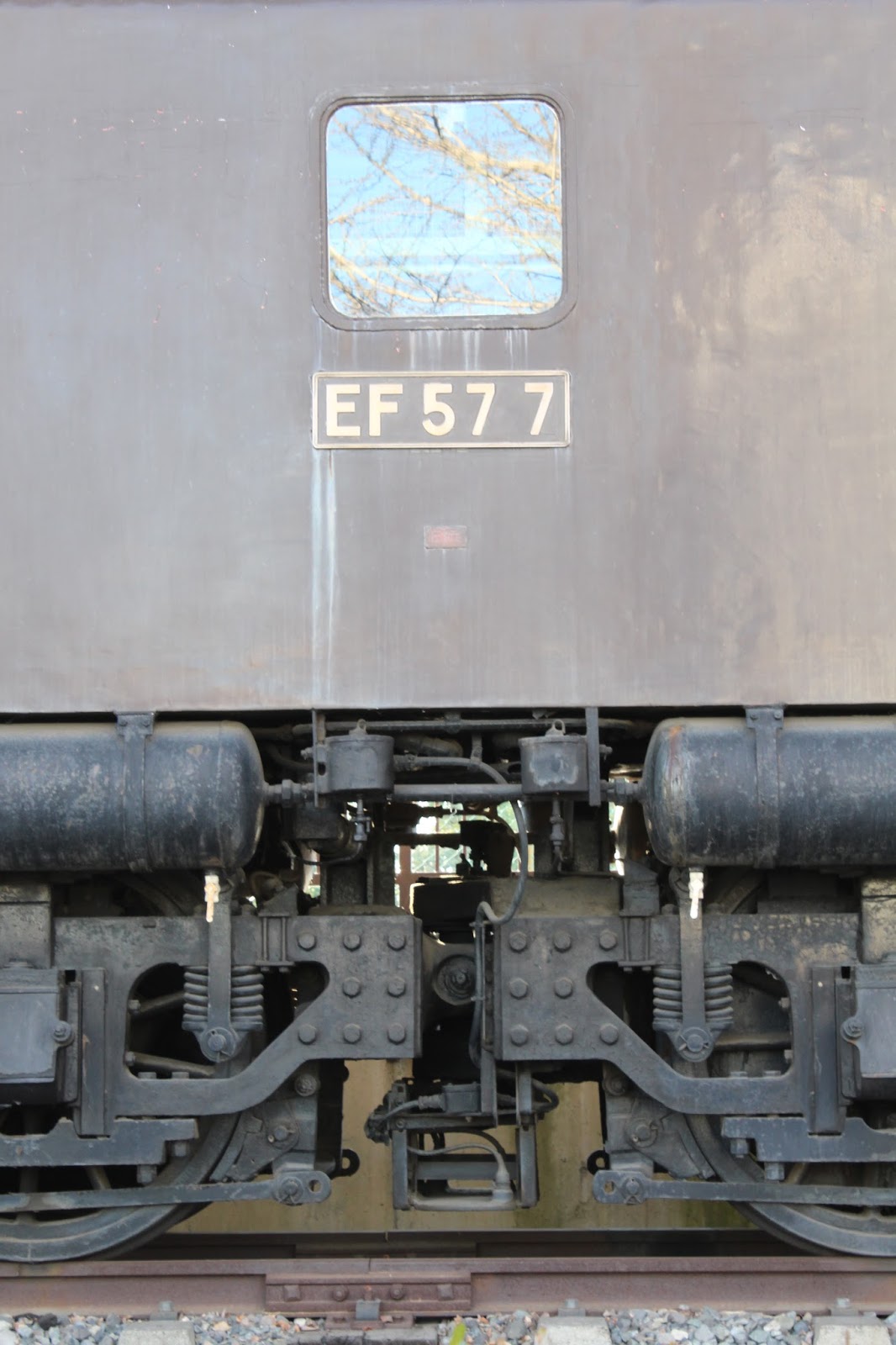 ハマちどり写真帖: 【宇】EF57 7保存機