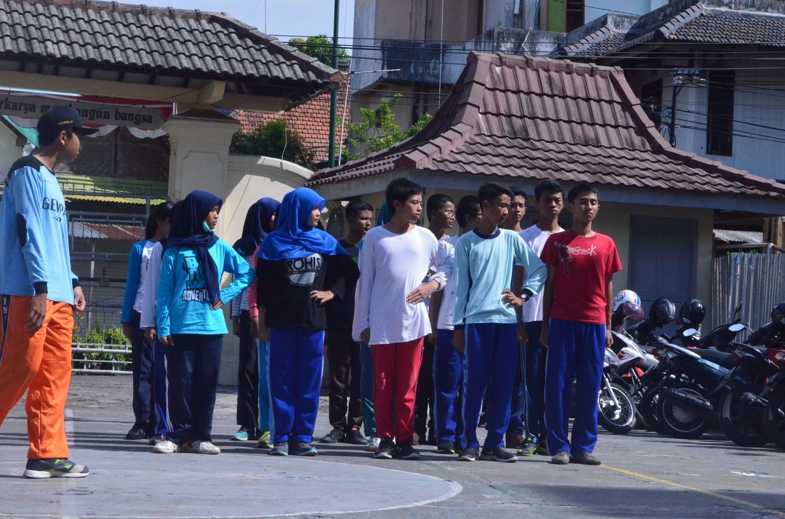 Bhineka Pancanaka: Latihan Baris Berbaris