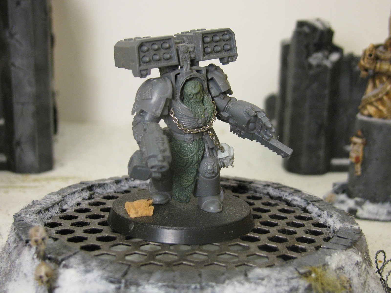 Chipped Fang: Wolf Guard Terminator w/ Cyclone Missile Launcher