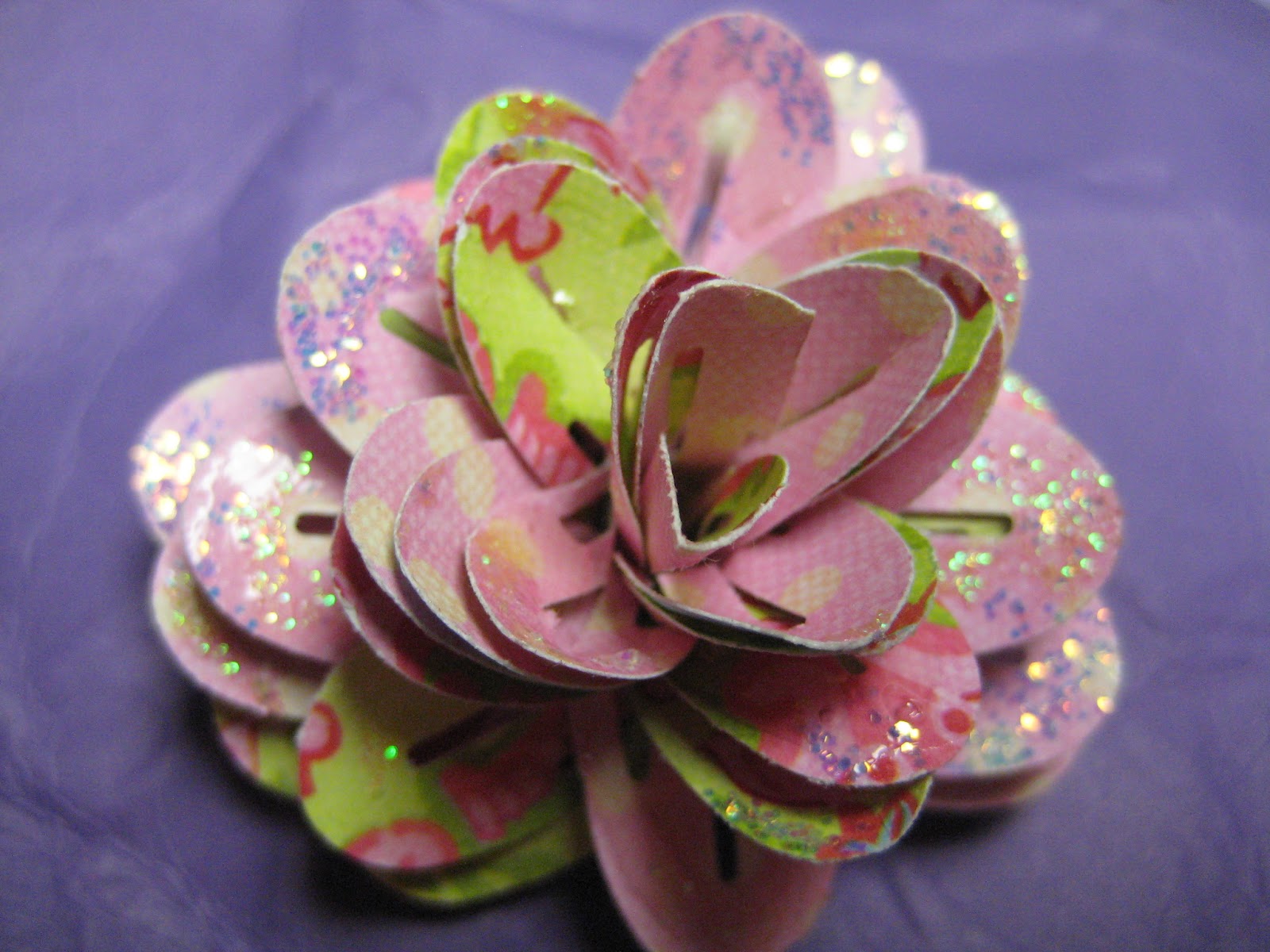 DecorablesArt: HOW TO MAKE: beautiful 3D paper flowers