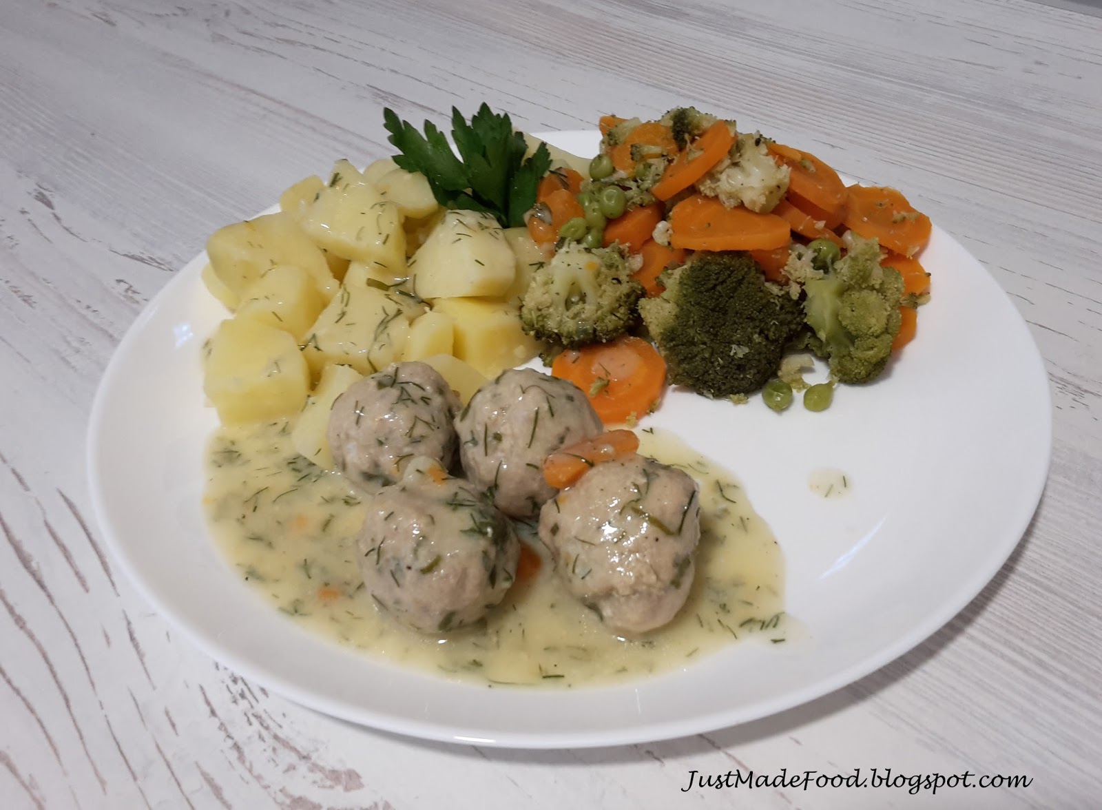 JustMadeFood: Pulpety w sosie koperkowym