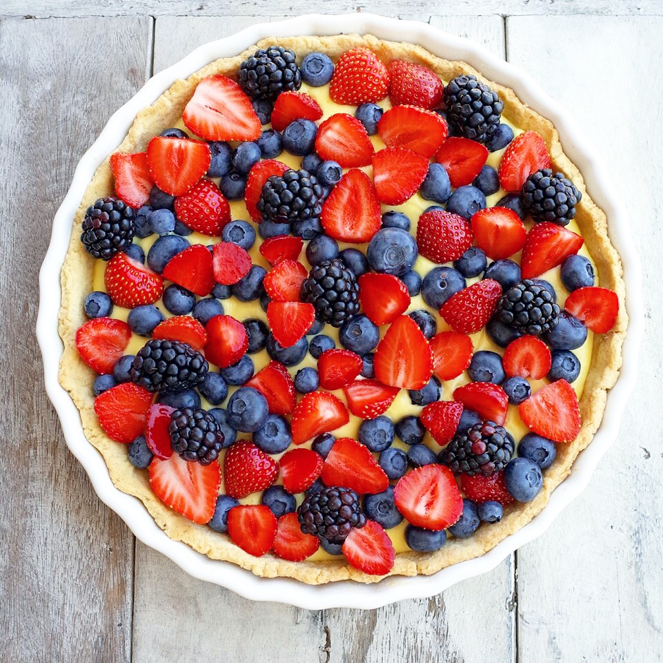 Tarte aux fruits rouges et crème citron ! - Pétille