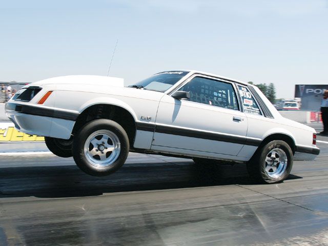 Evo vs. impreza STI: Drag vs. drift