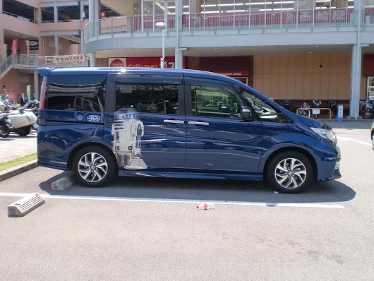 Nissan Clube: Podemos considerar esta van um "itasha"?