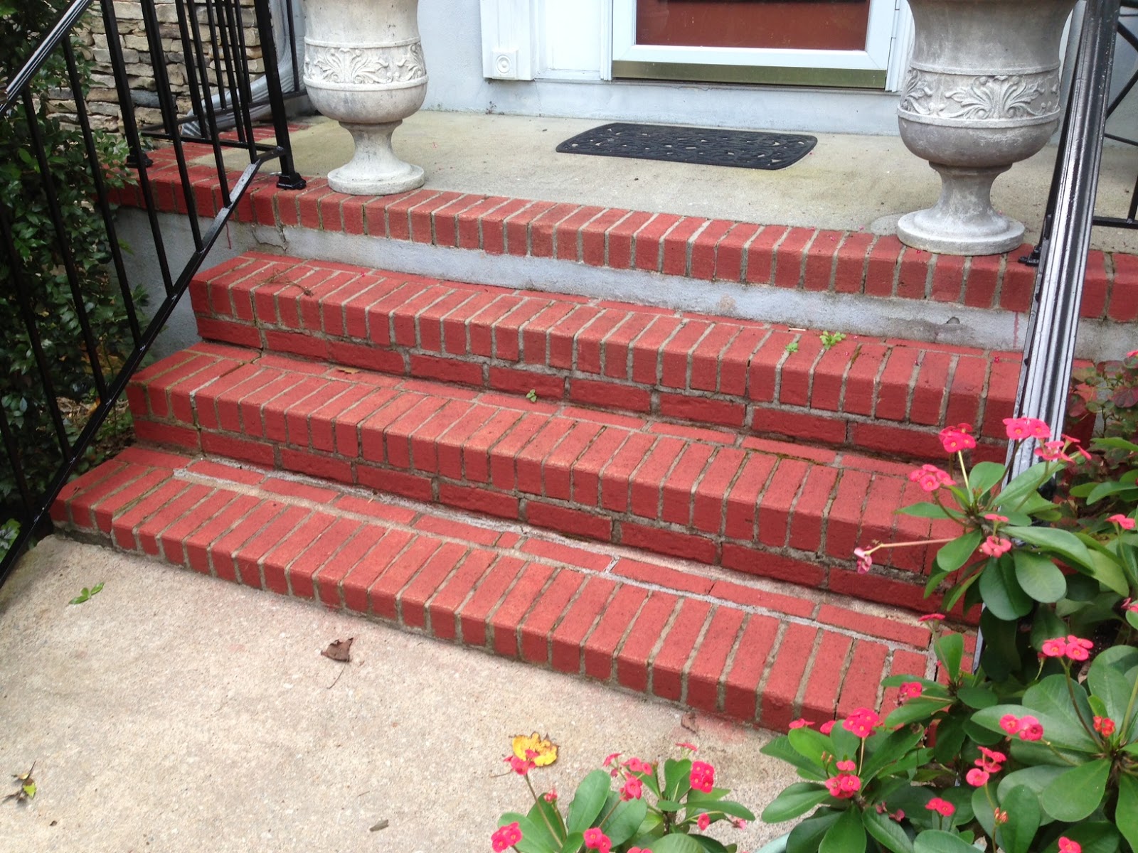 Christy's Thrifty Decorating: Painting Brick