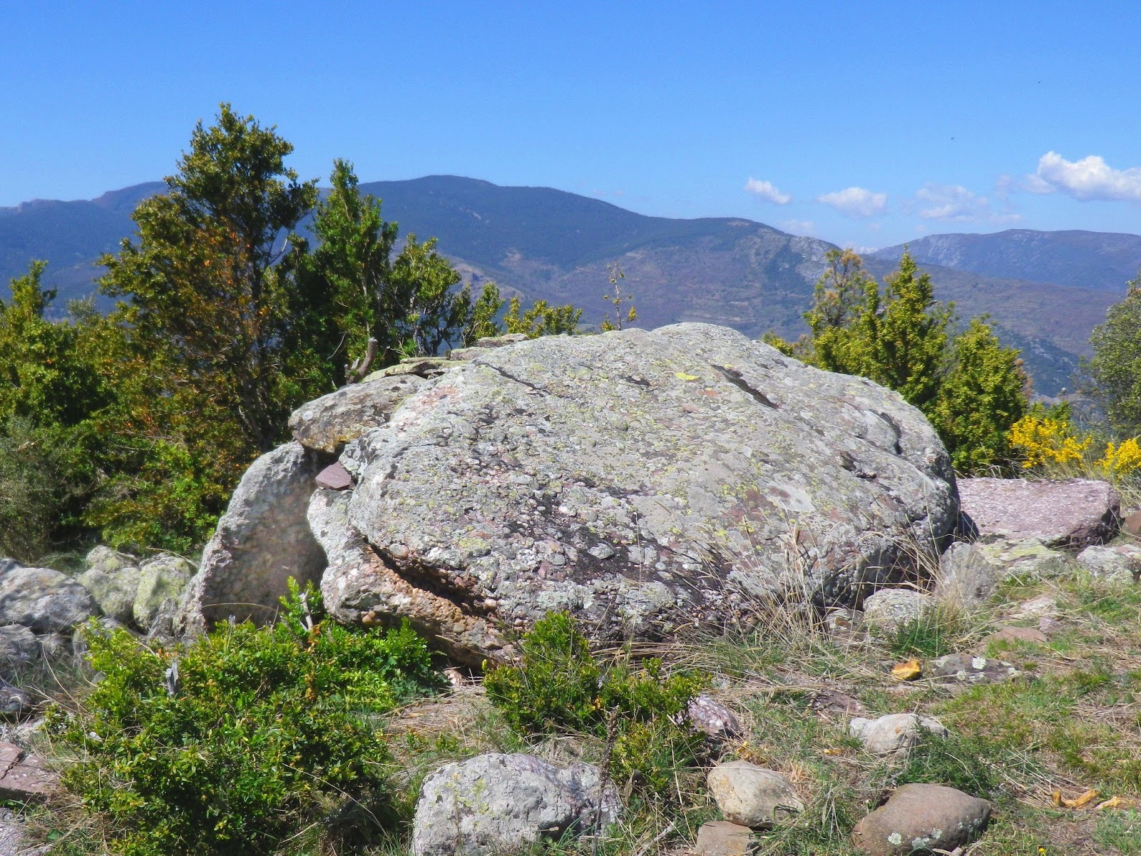 Dòlmens i Menhirs Pilar: Dolmen de Reguard - Pallars Jussà