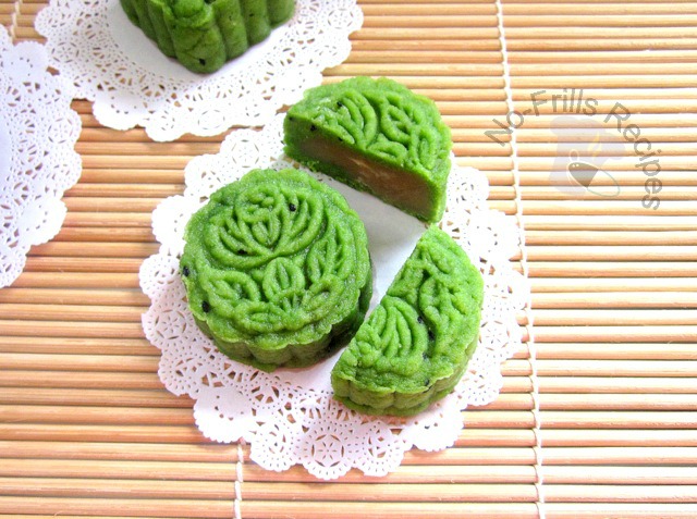 Pandan Black Sesame Snow Skin Mooncakes ~ 2013