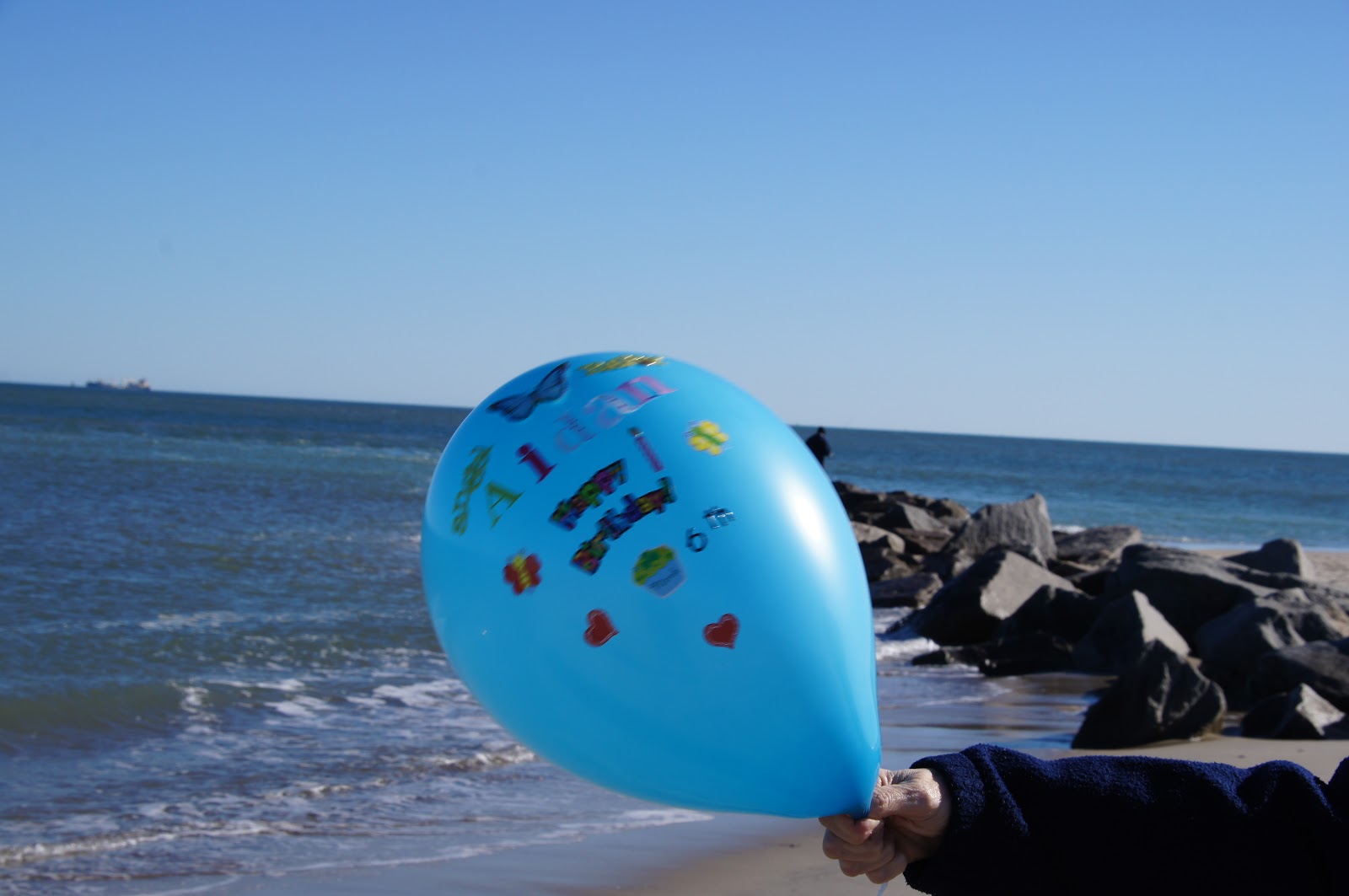 Fittsie's Angel Birthday Balloons: Ocean Side Balloon Release for Aidan ...