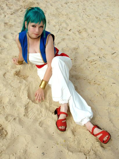 Footnotes: Bulma Cosplay Pictures