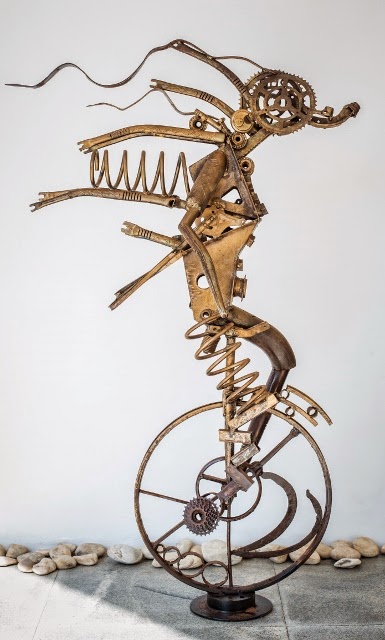 Andrew Mulenga's Hole In The Wall: April 2014