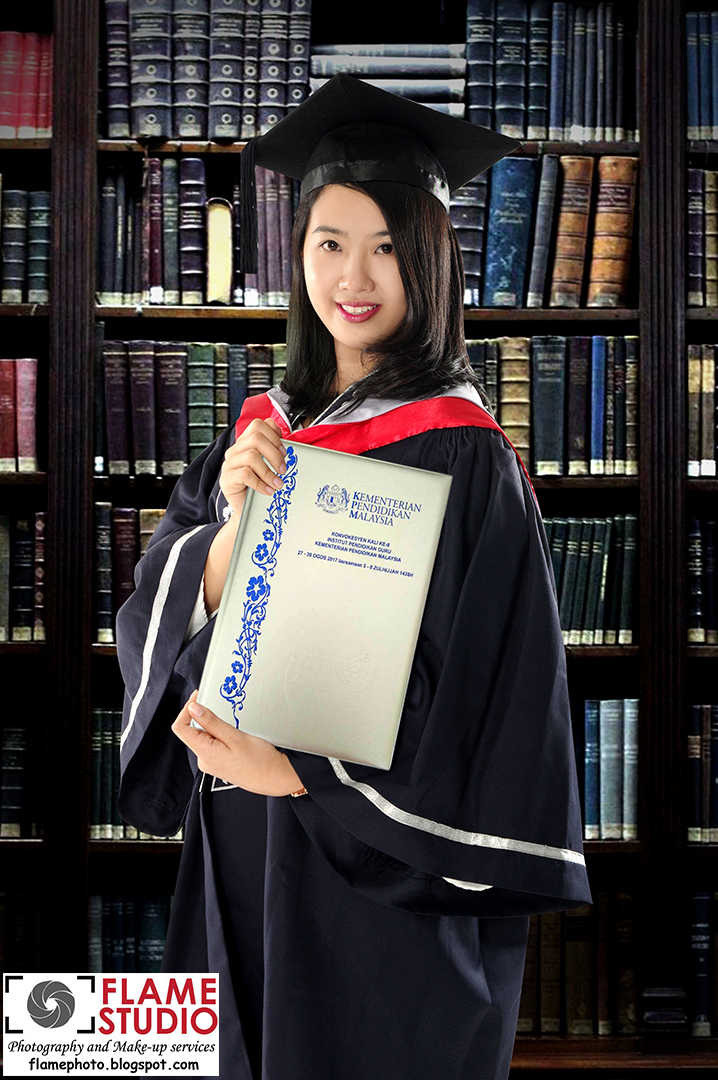 Flame Graduation Photography Studio: Graduation Convocation Family ...