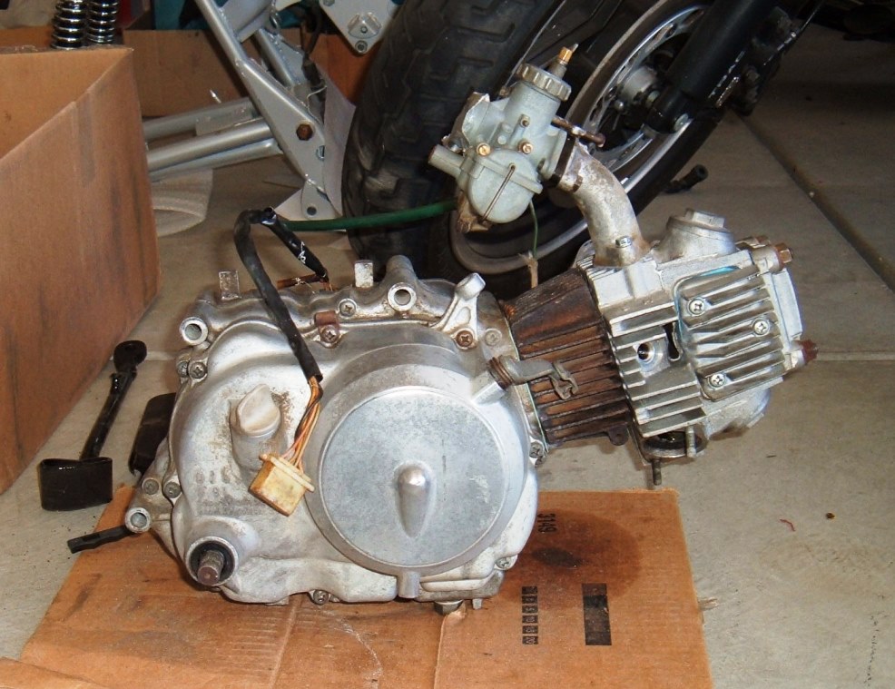 1969 Honda SL90: Engine Work