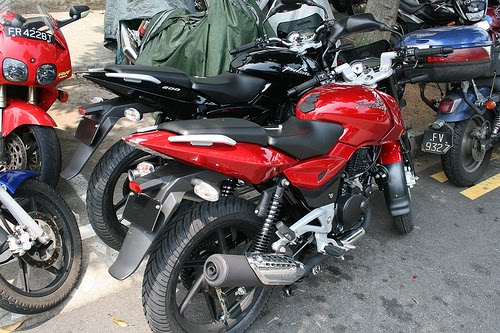 Bajaj Pulsar 180 UG4 Review | Bike Review