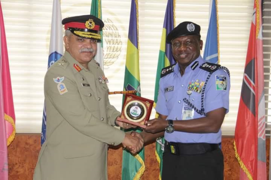 IG of Police receives Pakistan's Chief of Defence Staff (photos)