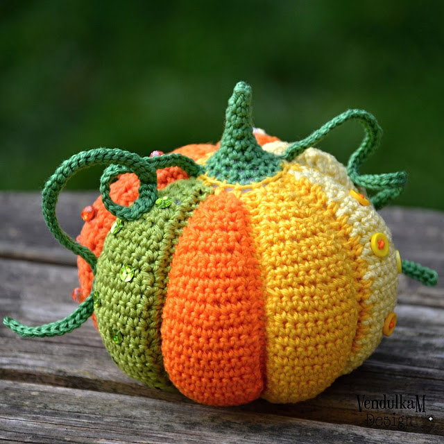 Patchwork pumpkin - Magic with hook and needles