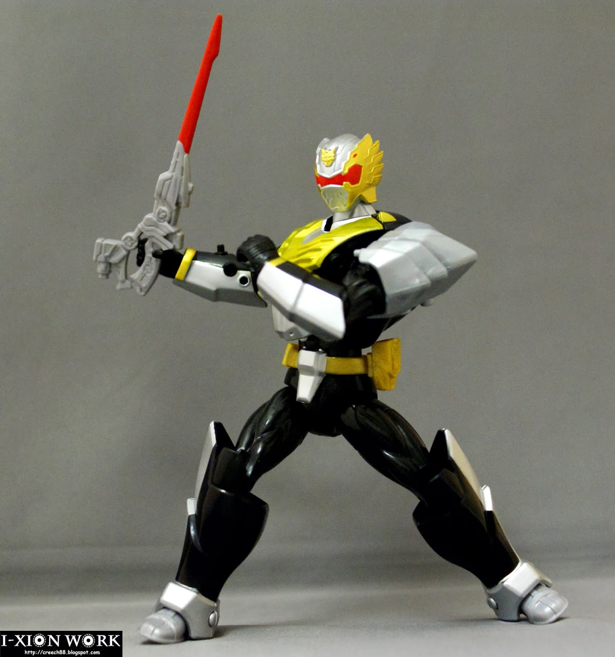 一眼看穿: Power Rangers Megaforce - Armored Ultra Mode Robo Knight
