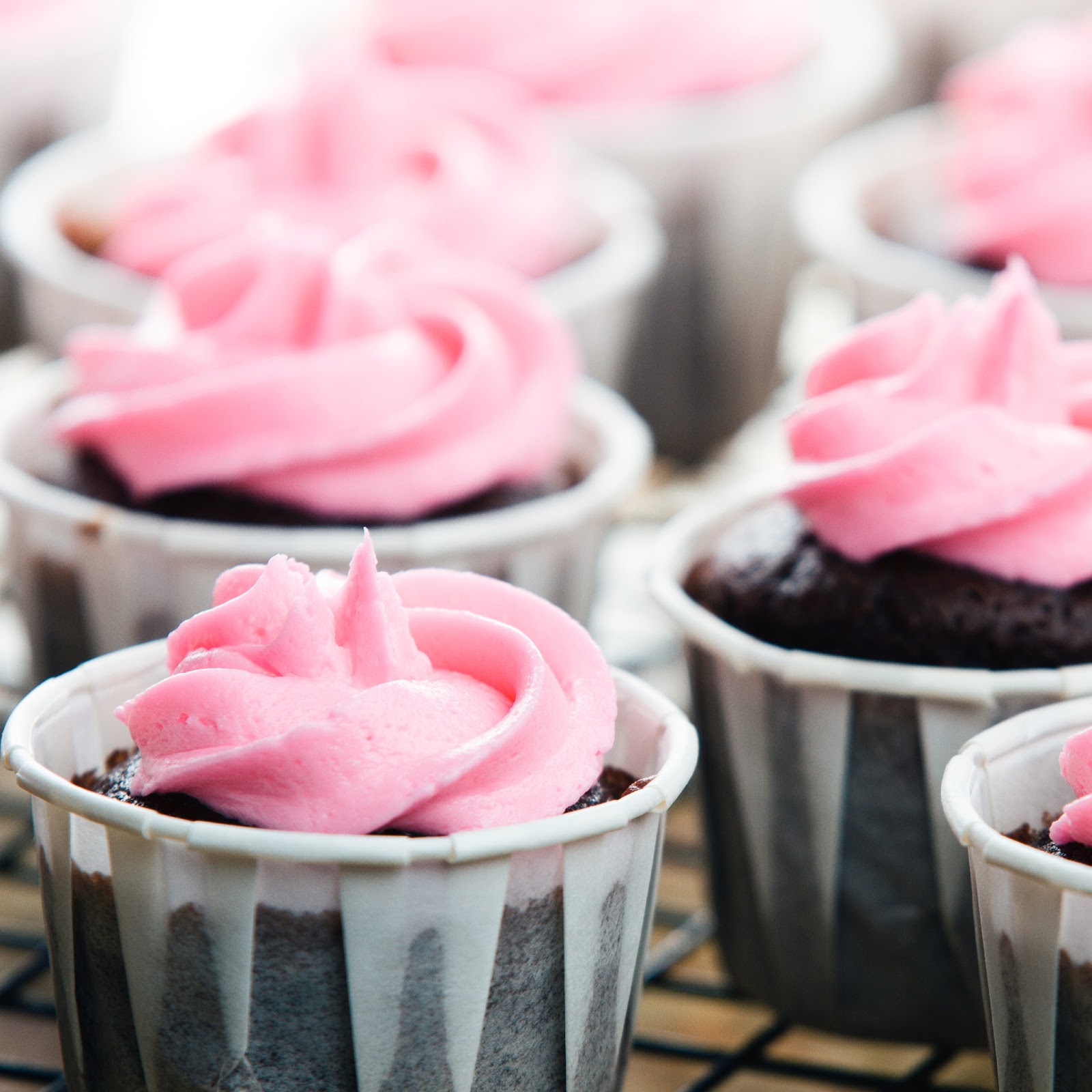 kruizing with kikukat: Rich Buttercream Frosting