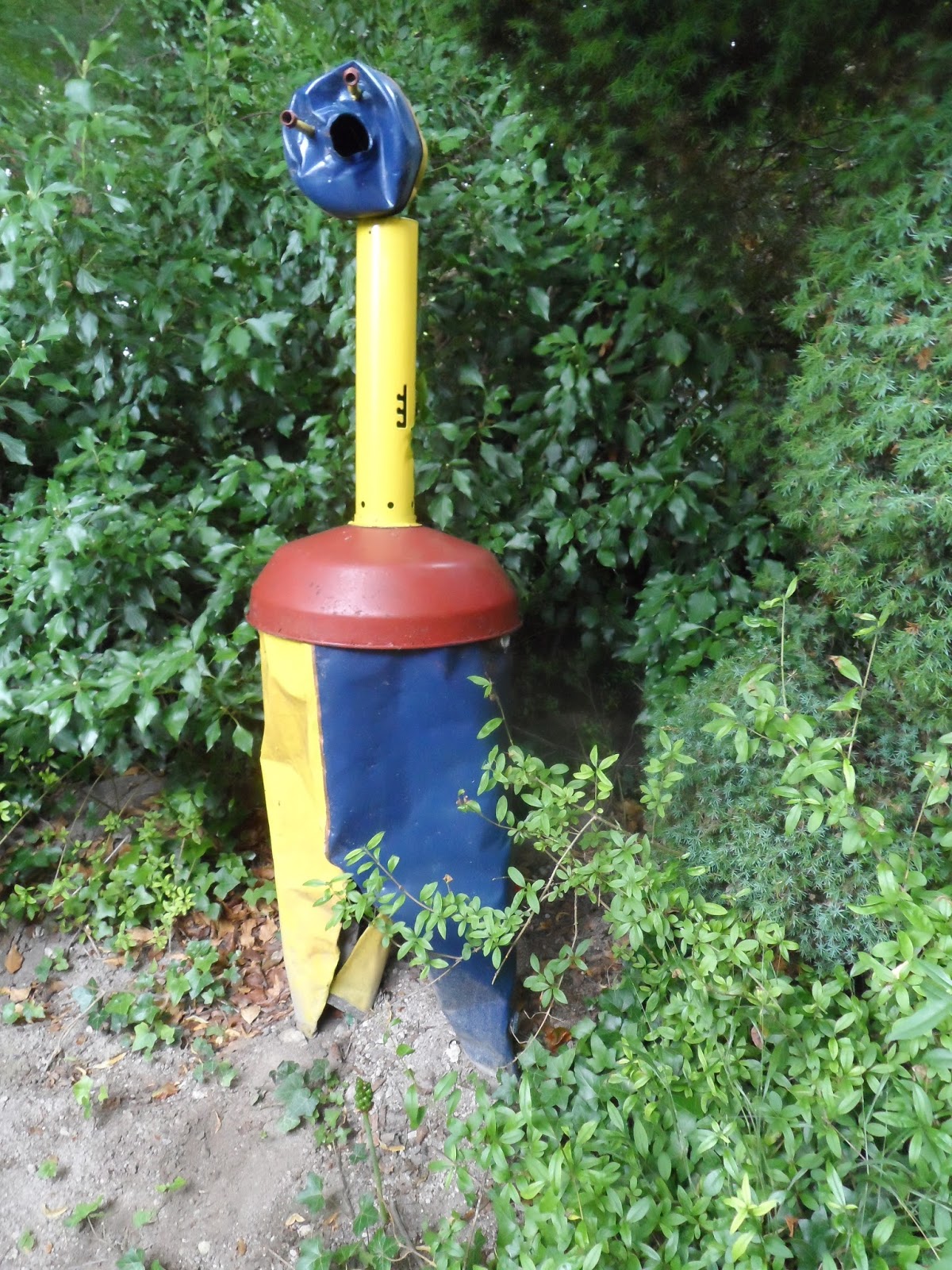 SCRAPTORS SCULPTURE GROUP: August 2013