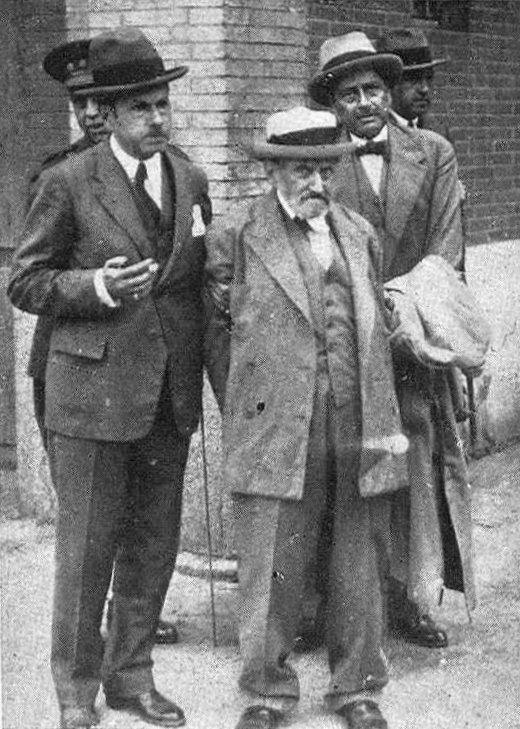 Memorandum Vitae: Una cubanita que no se puso de pie ante el Capitán ...