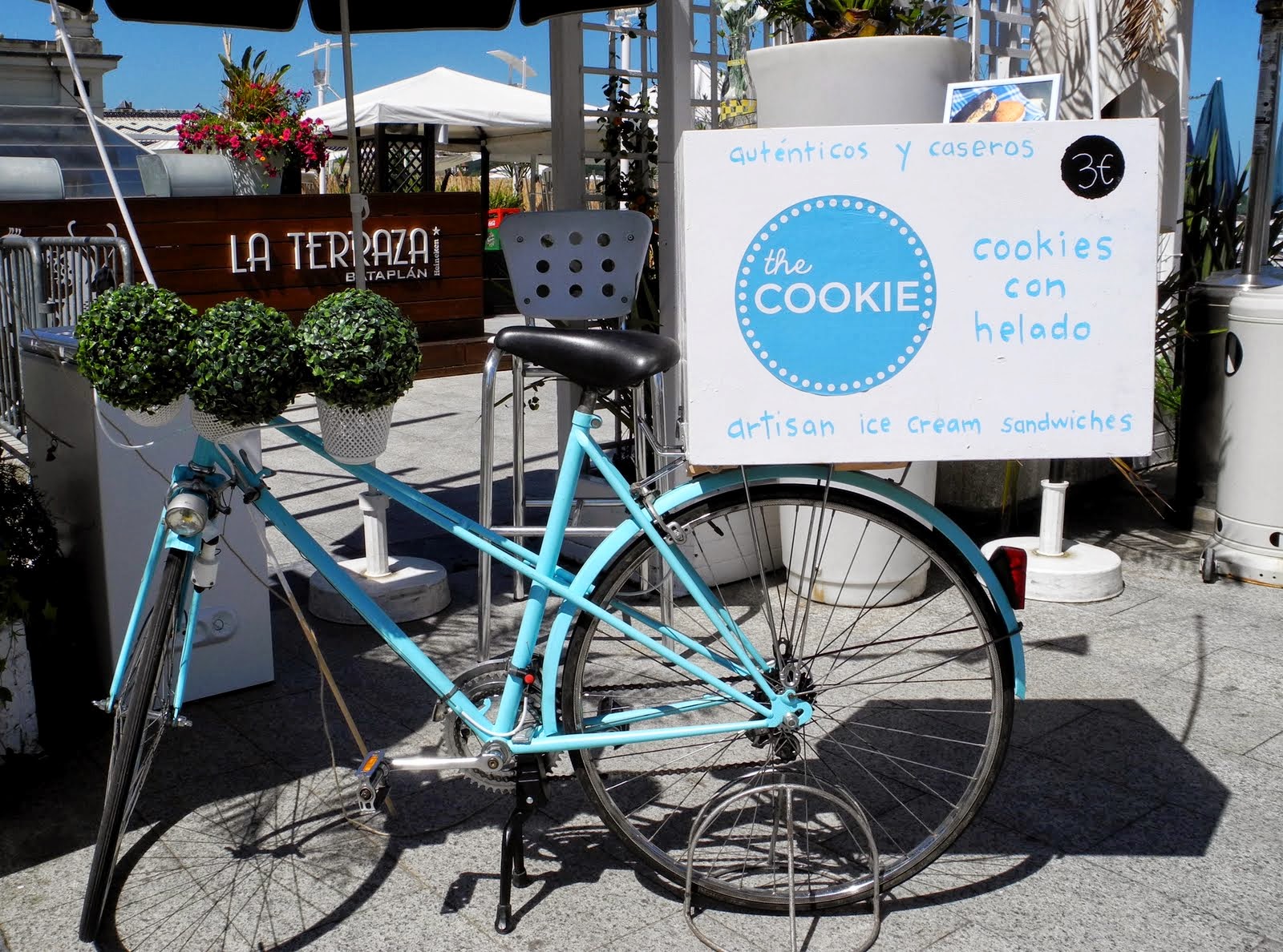 The Cookie, Donostia : Eating Without Moving