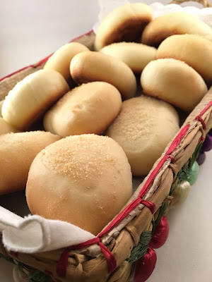 Candice's Cusina: FOODIEO: Pandesal (Filipino Sweet Bread Roll)