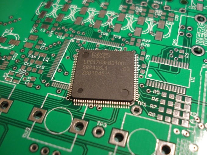 CuBeatSystems: LPC1769搭載オーディオ基板のとんでもない実装ミス