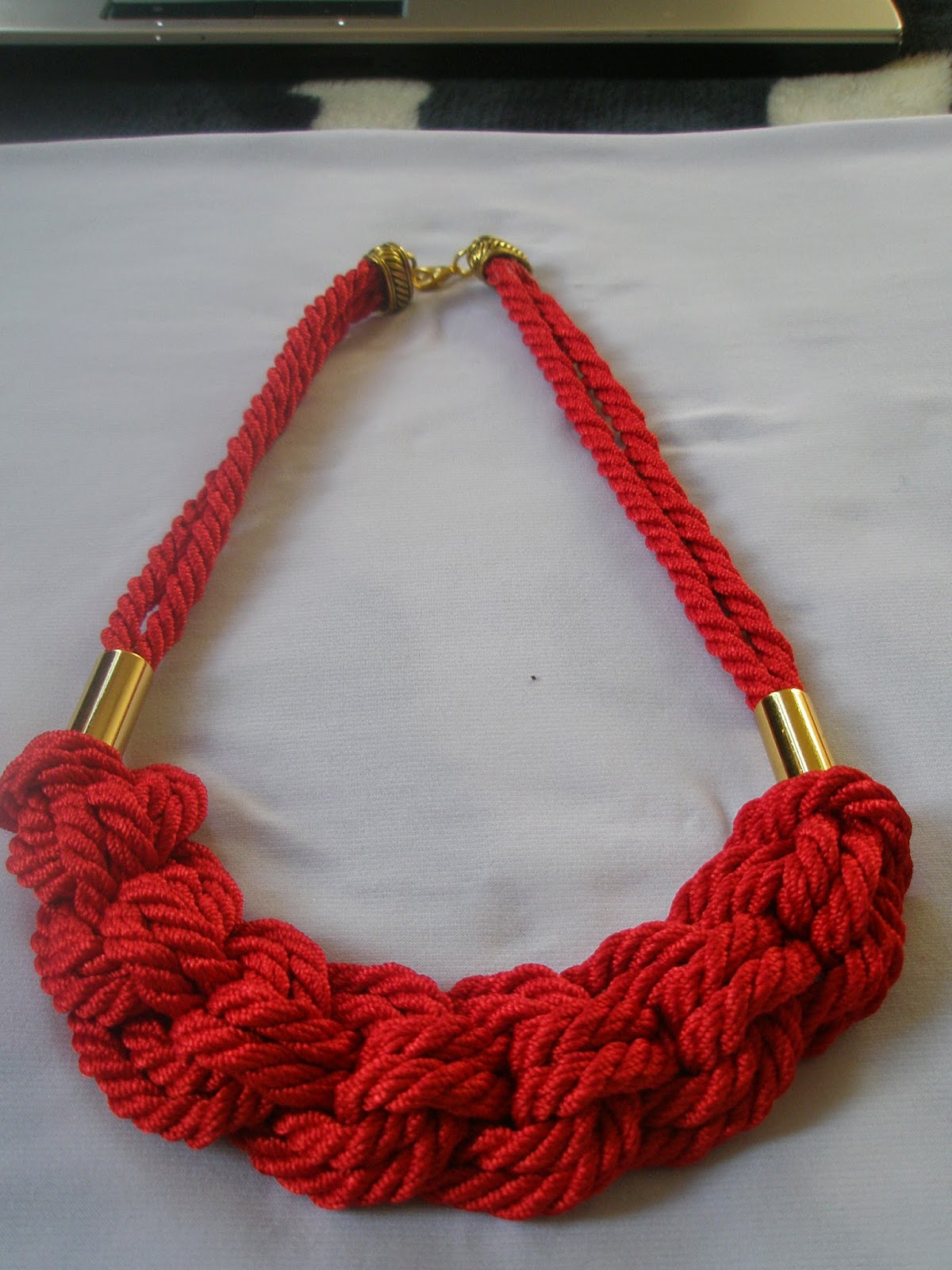 COLLARES ARTESANALES ORIGINALES Y VESTUARIO JUVENIL: COLLARES TRENZADOS