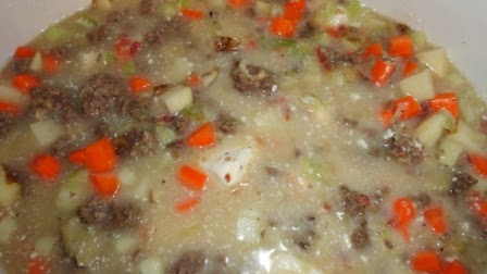 theArtisticFarmer: Crockpot Bacon Cheeseburger Chowder