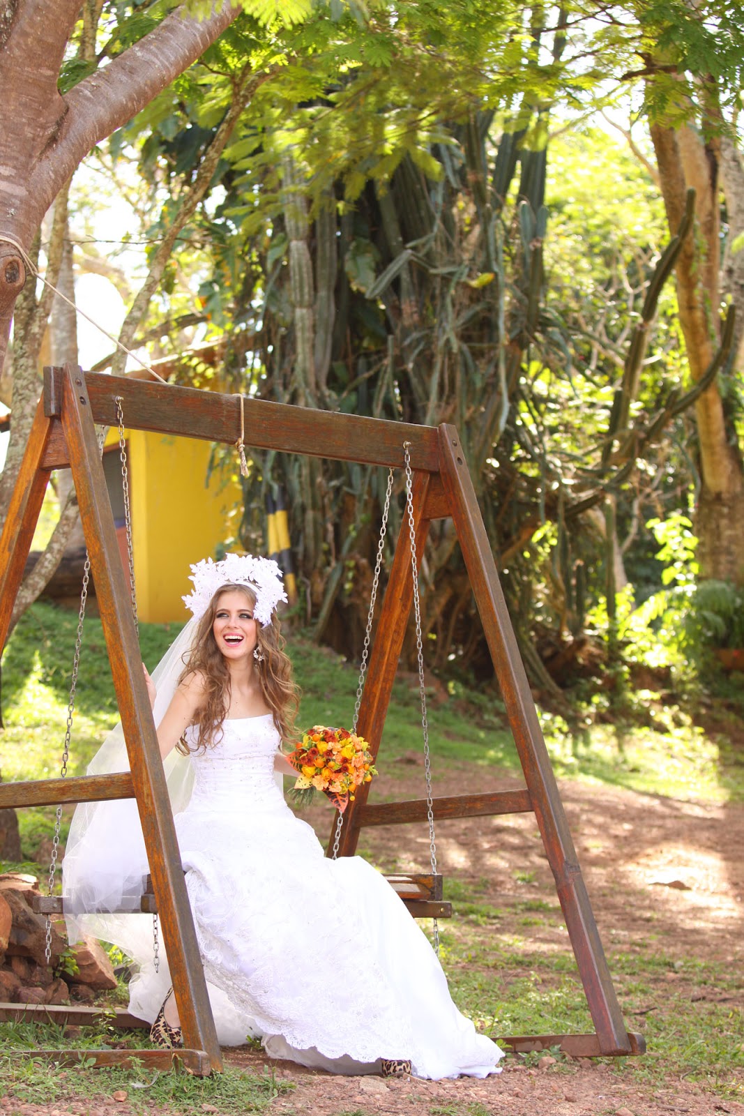 Lais Ferraz: abril 2012