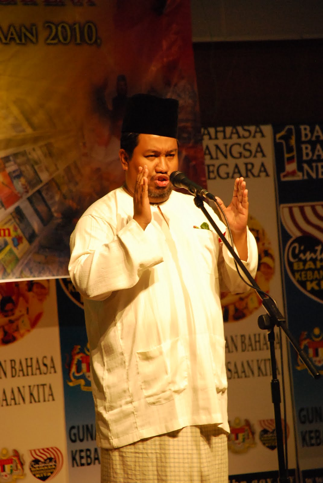 Bila Uban Sejemput Didepan..: Kembali nak Bersajak..