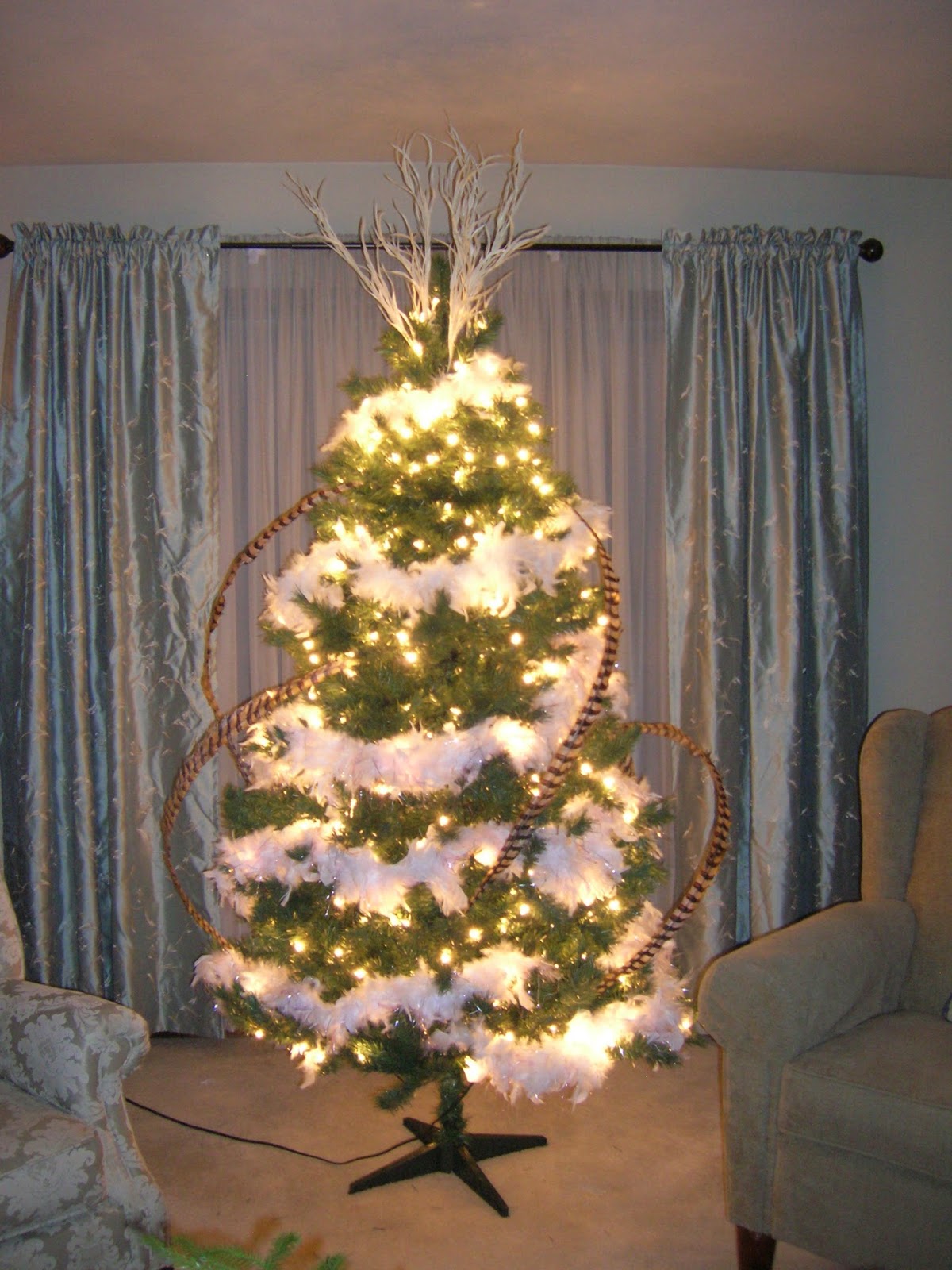 Maison Newton: Crazy Christmas Tree!