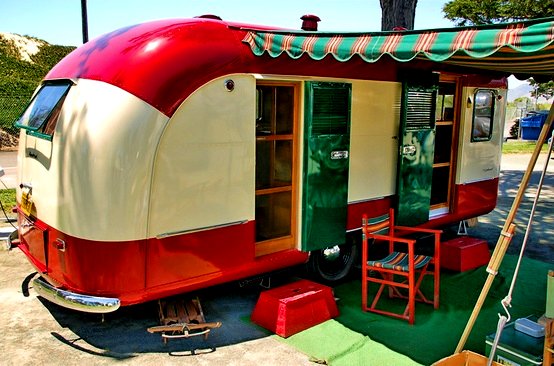 The Flying Tortoise: Cute And Colourful Caravans...