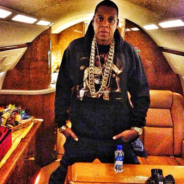 Ni Cheni Ya Dhahabu Yenye Uzito Wa Kilo 5, Unamjua Star Anayeimiliki ...