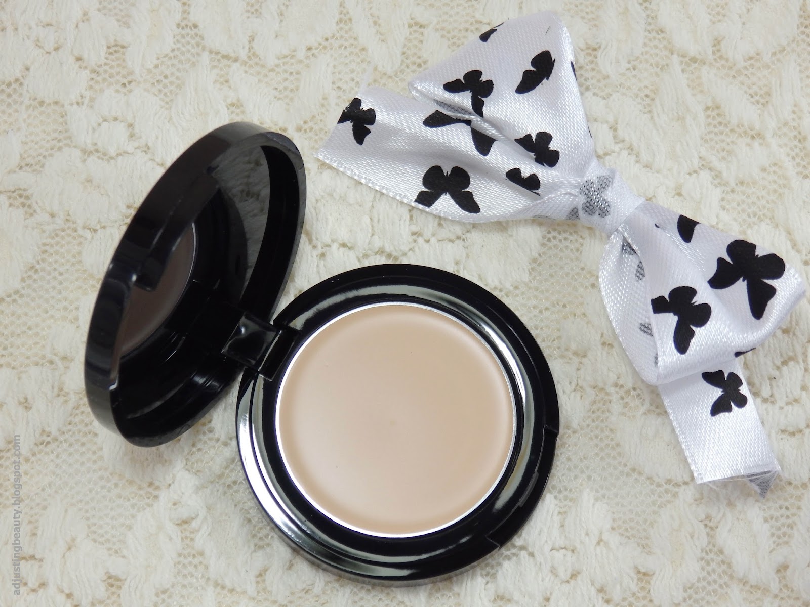 Review: Avon Ideal Flawless Cream Concealer (Fair) - Adjusting Beauty