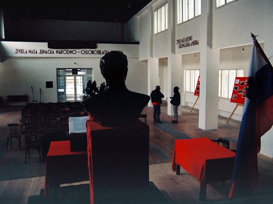 Simboli polpretekle zgodovine: JAJCE – Muzej 2. zasedanja AVNOJ-a (1 ...