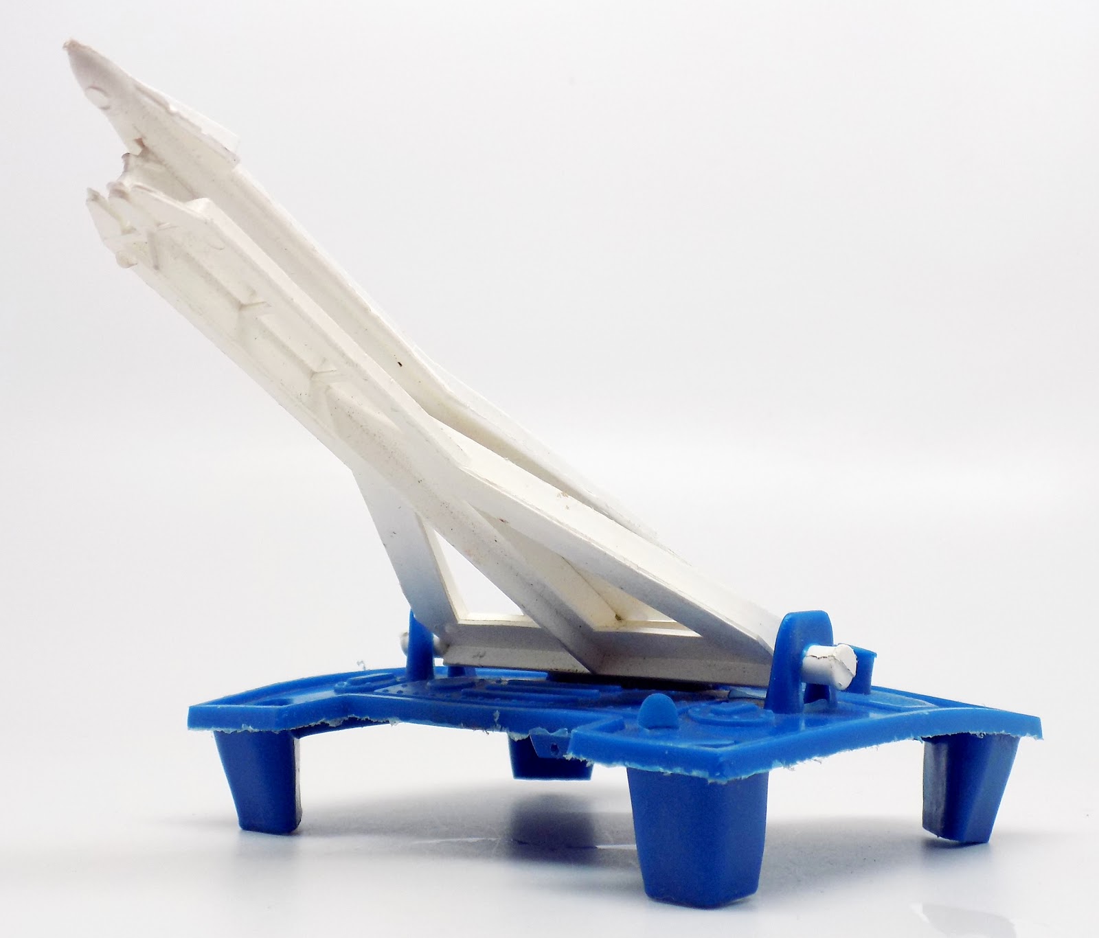 Toys and Stuff: MPC 'Defender' Missile - Blue Base, White Launch Rack