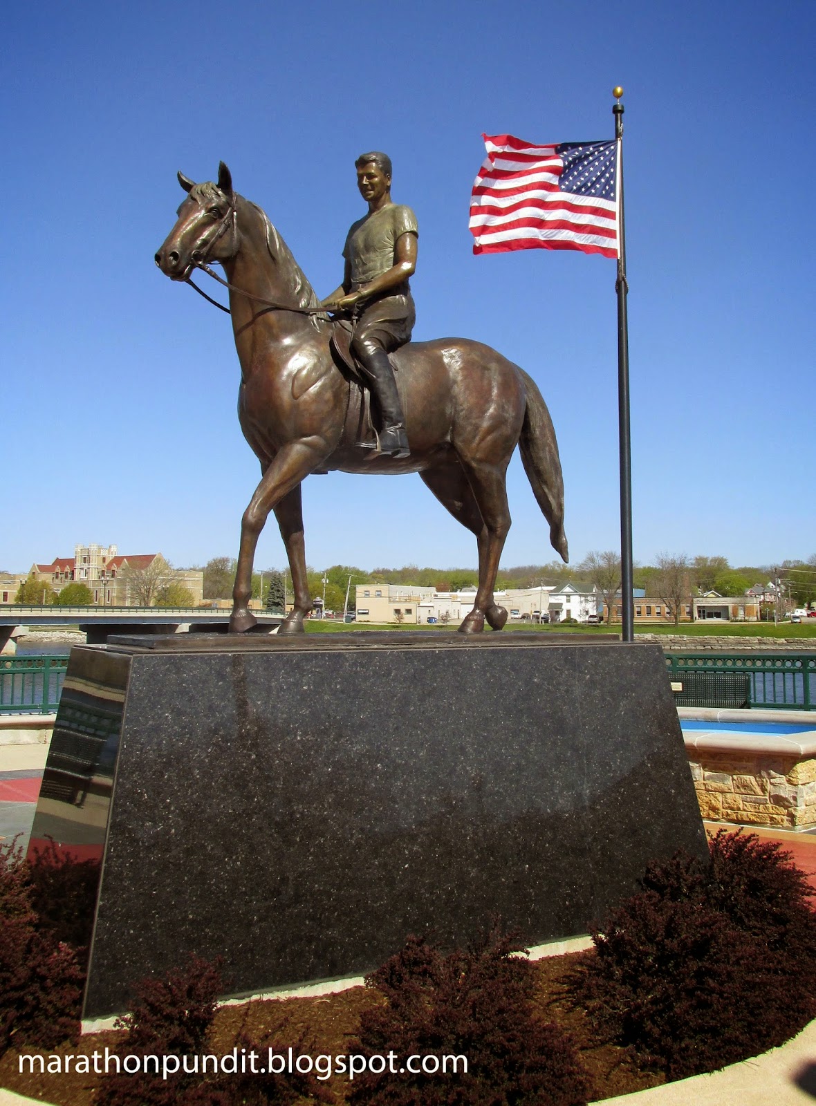 Marathon Pundit: Monday: Reagan statue to be unveiled inside California ...