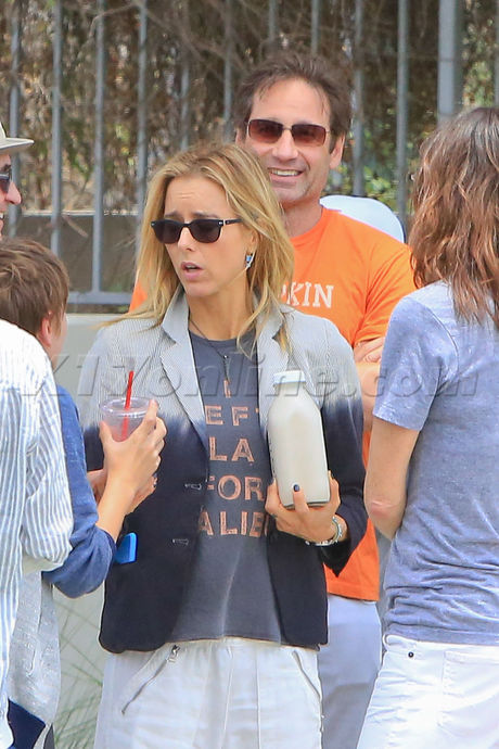 David Duchovny spotted with Tea Leoni and kids - June 28, 2015 ...
