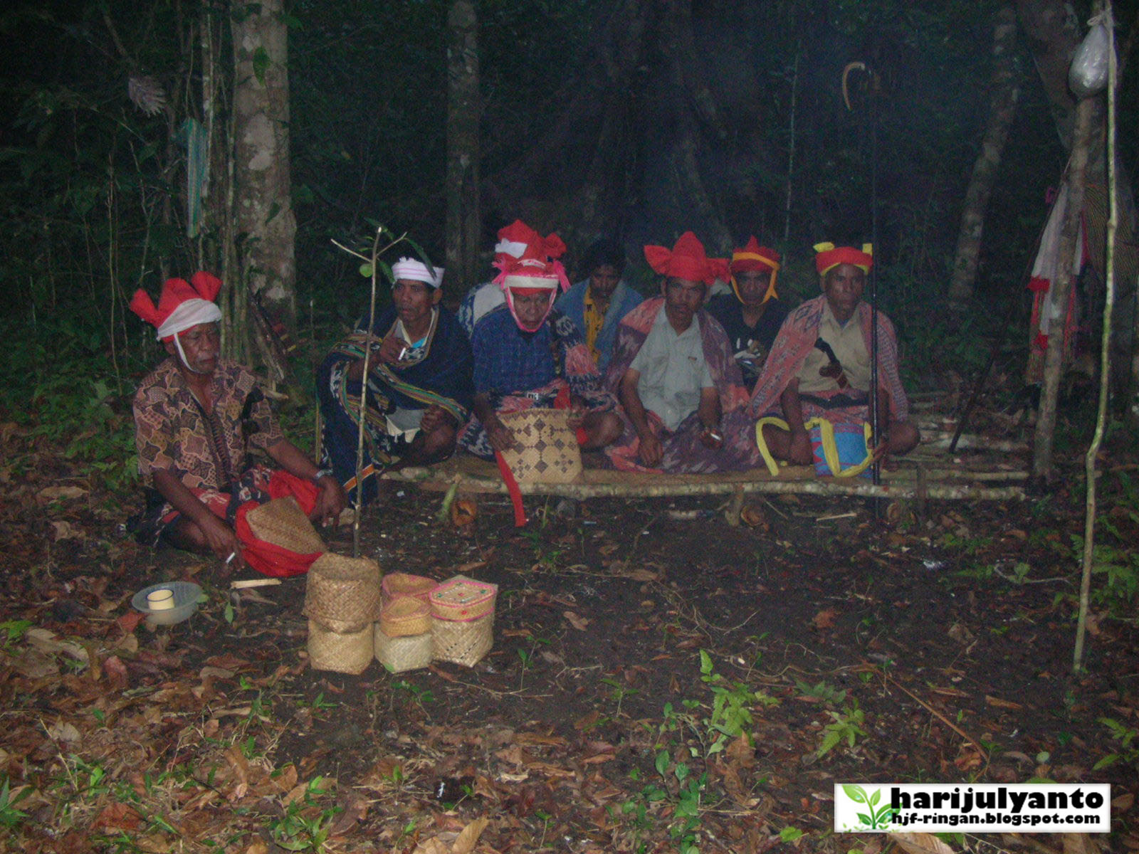 Ringan: Malam Di Hutan Ritus Liang ( Ritual Purung Taliang Marapu )