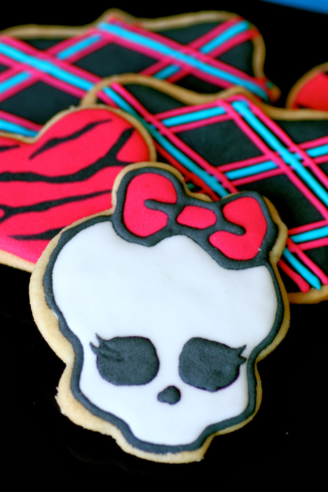 LITTLE BITES COOKIES: Biscoitos para festa das Monster High / Monster ...