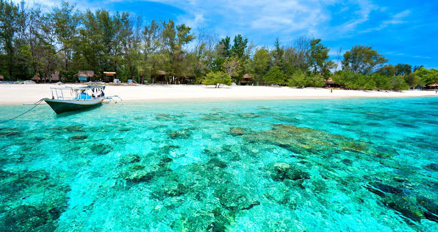 Busana Tradisional : Kain Tradisional Indonesia Pulau NTB dan NTT ...